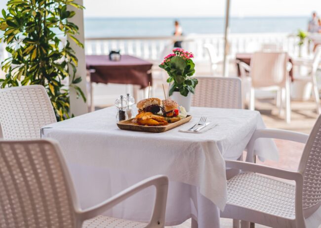 Ordering Food in Spanish: 80+ Essential Restaurant Phrases [2026]