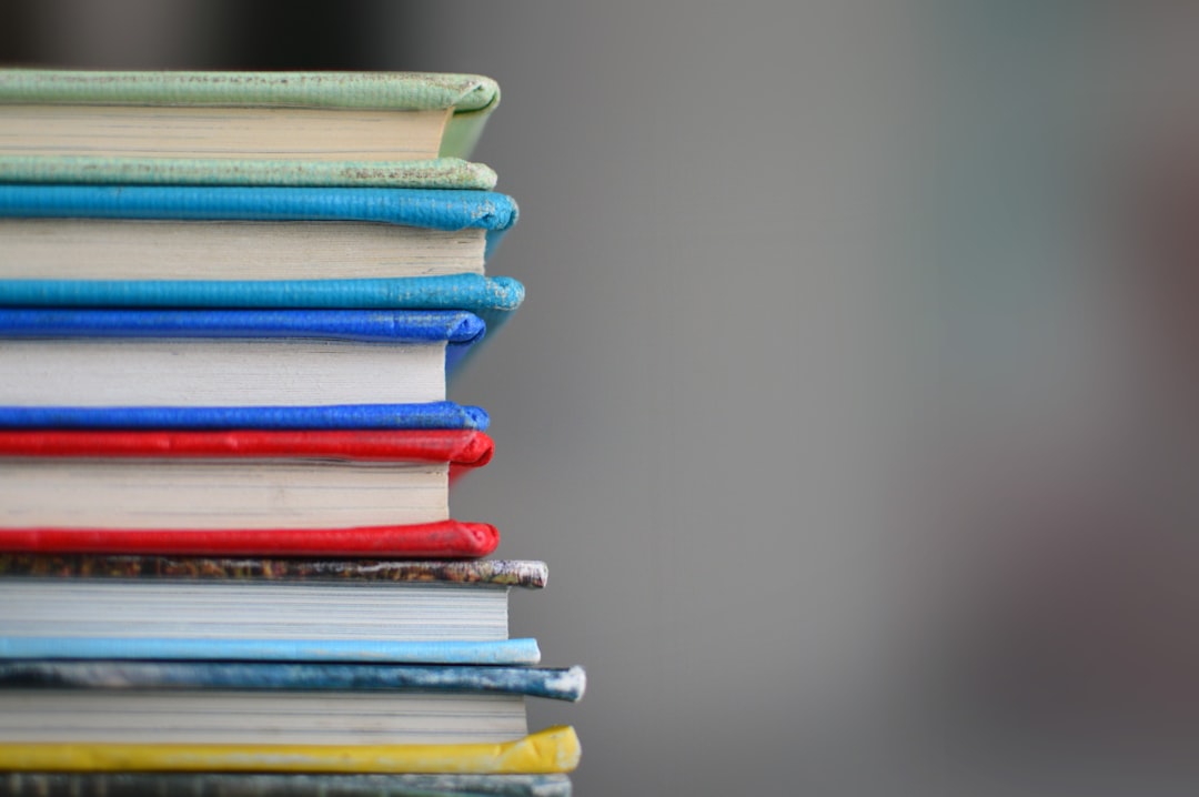 8 Short Spanish Books You Can Finish in a Weekend - Audaz Revista